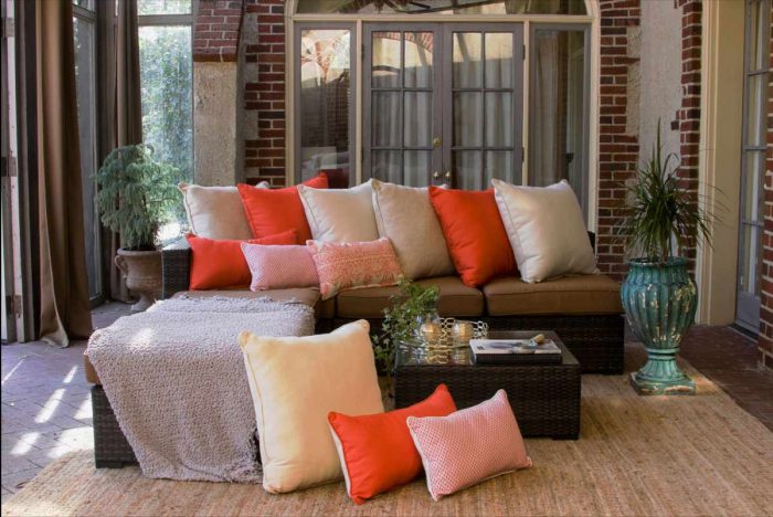 What You Need to Know Now: Summer’s Trendiest Outdoor Looks – Cushion ...